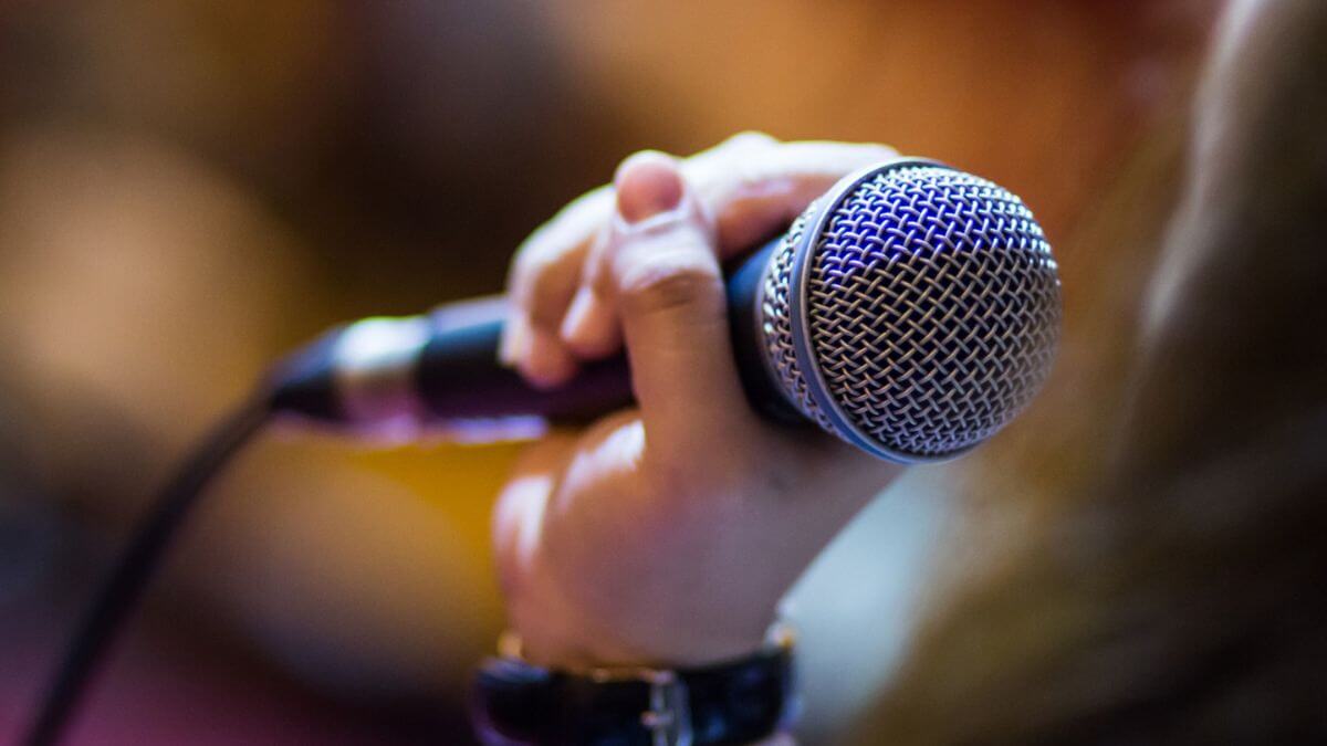 A artista radicada em Florianópolis que foi duas vezes indicada ao ...